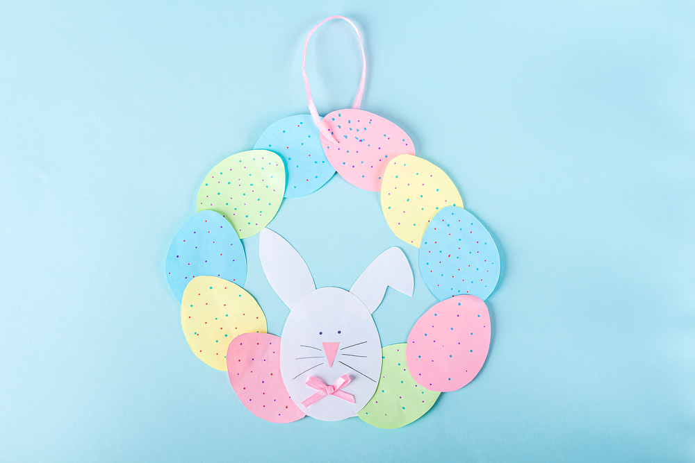 DIY : fabriquer une couronne de Pâques en papier - Décoration Maison et ...
